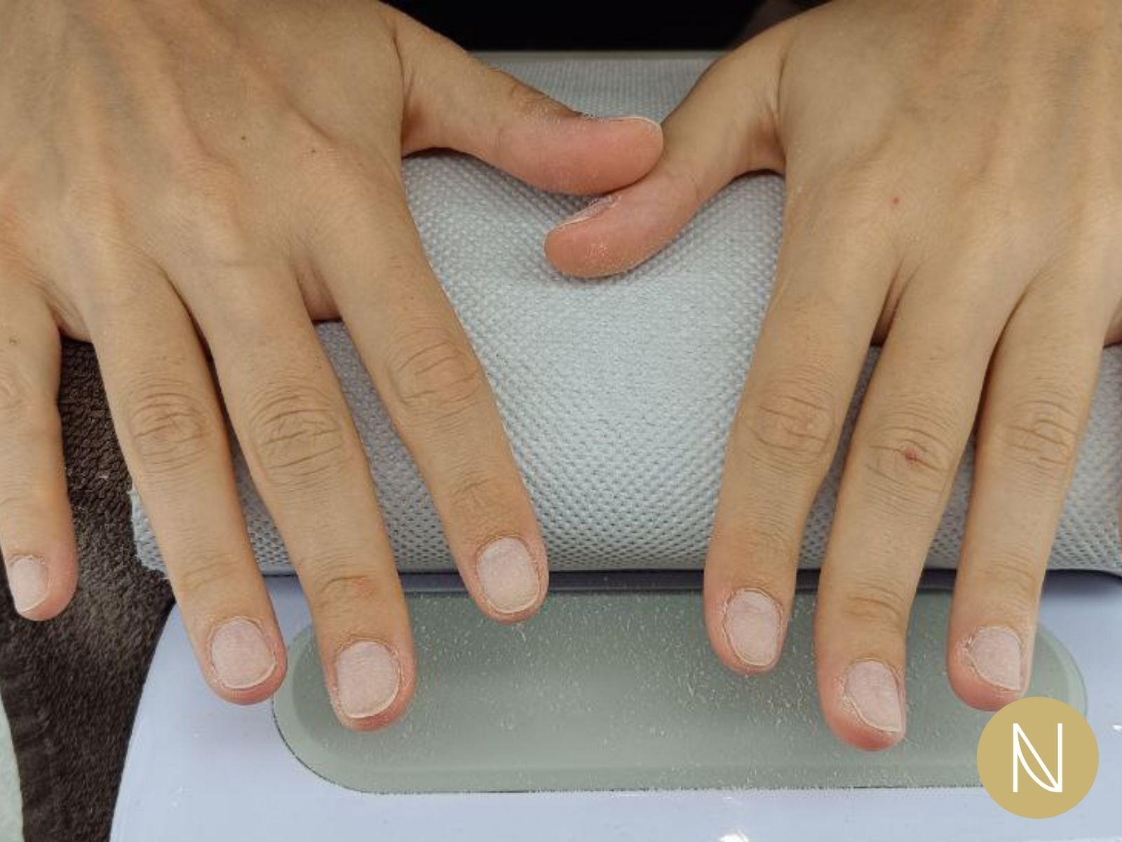 Manicure russa: cos'è, come si fa e a chi è adatta? - Centro Nails