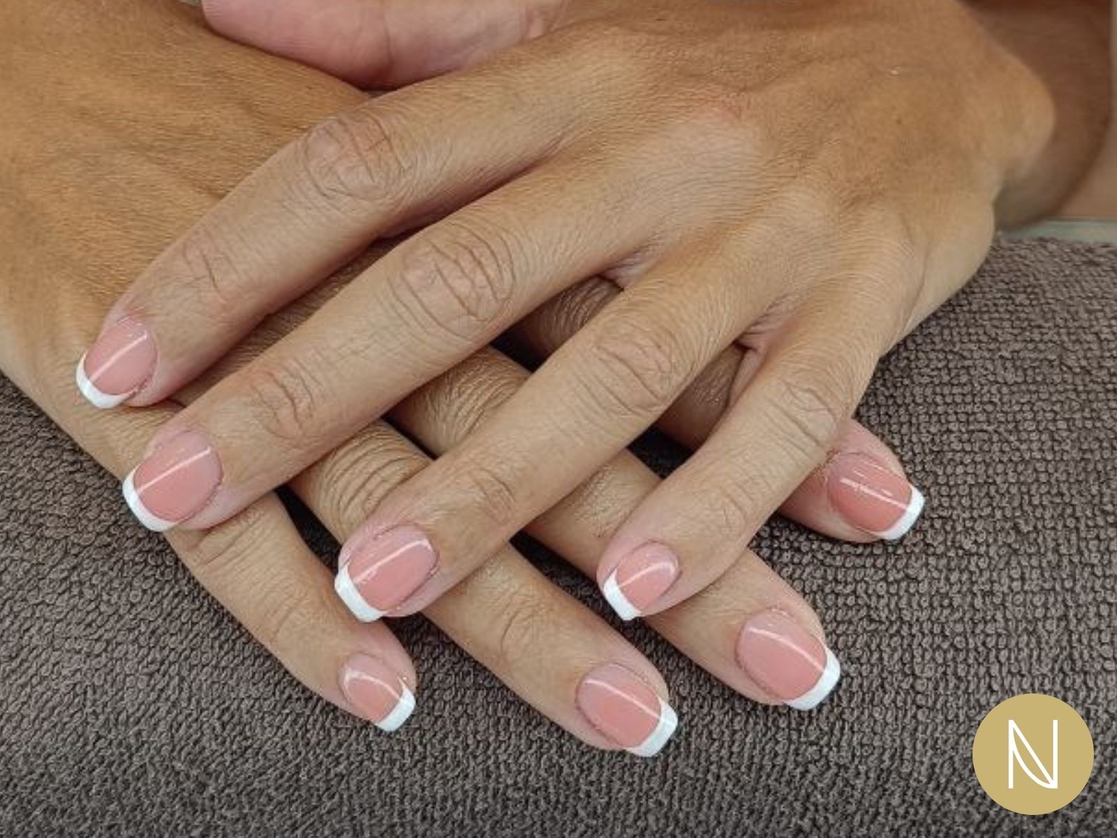 French manicure: perché è un evergreen che sta bene a tutte? - Centro Nails