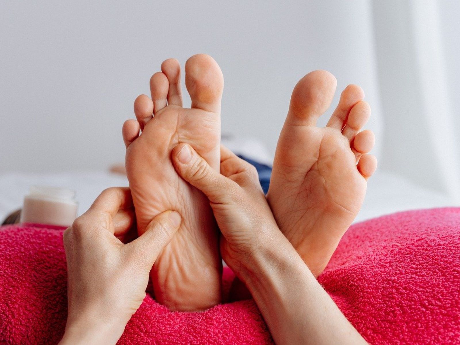 Massaggio ai piedi: cos'è e quando farlo